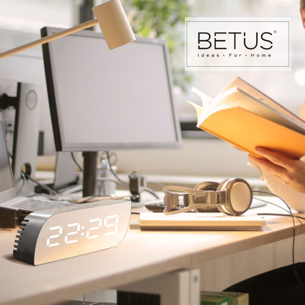 Aesthetic Digital Alarm Clock Mirror Surface - Betus